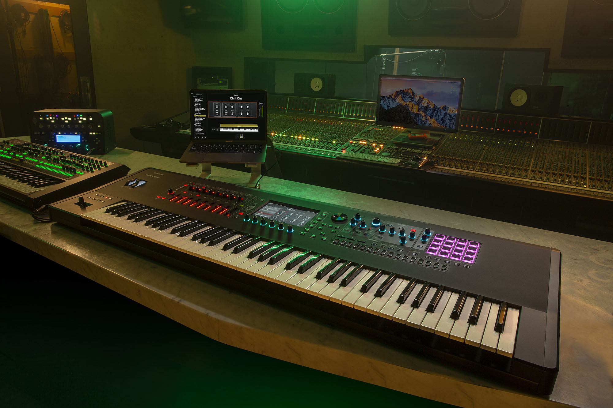 4 cây Synthesizer Roland có giá tốt nhất trong tháng 10/2020