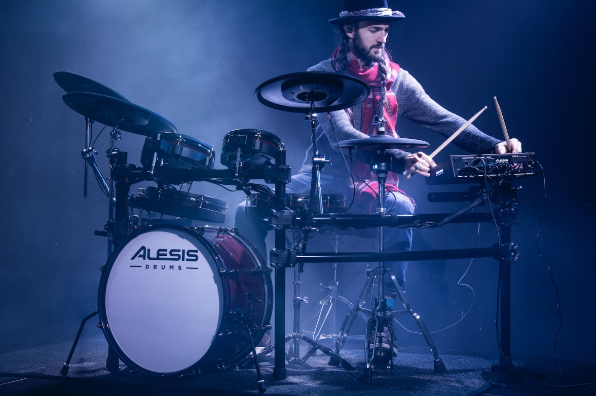Alesis Strata Prime: Bộ trống điện tử mười mảnh với module trống màn ...