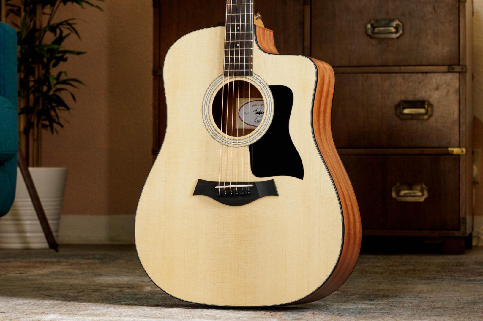 TAYLOR 114CE X 110CE - XOÁ BỎ RANH GIỚI GIỮA MỌI NGƯỜI CHƠI