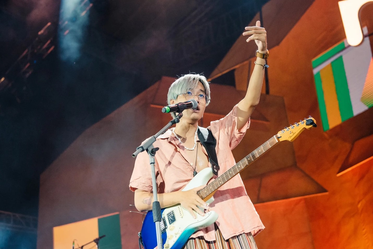 Thắng (Ngọt Band) x Fender Player Plus Stratocaster: Trẻ trung ...